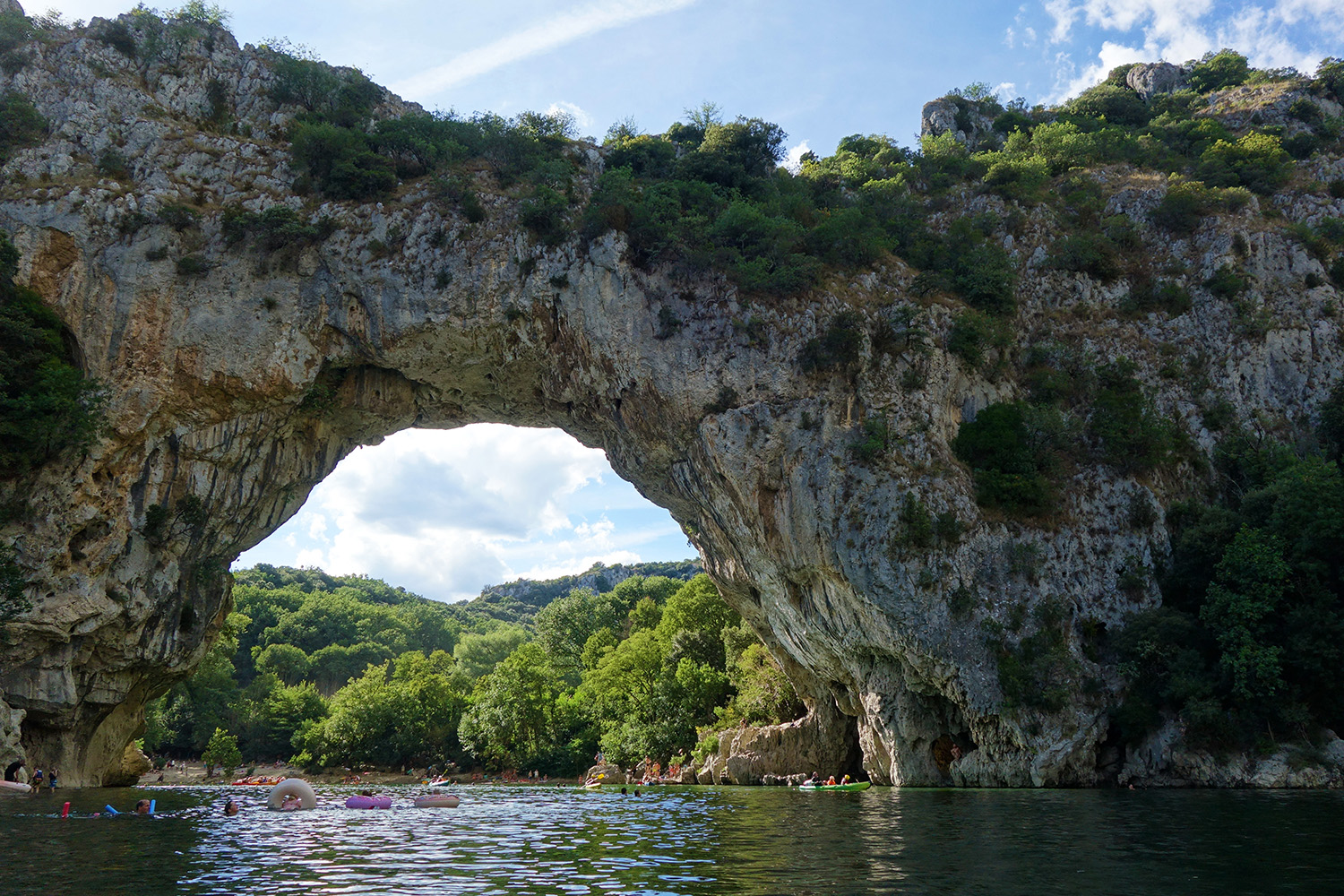 Les gorges de l'Ardèche et le Pont d'Arc - Hop en route