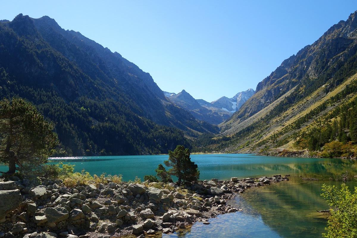 À la découverte du Lac de Gaube, le plus beau lac des Pyrénées! - Hop ...